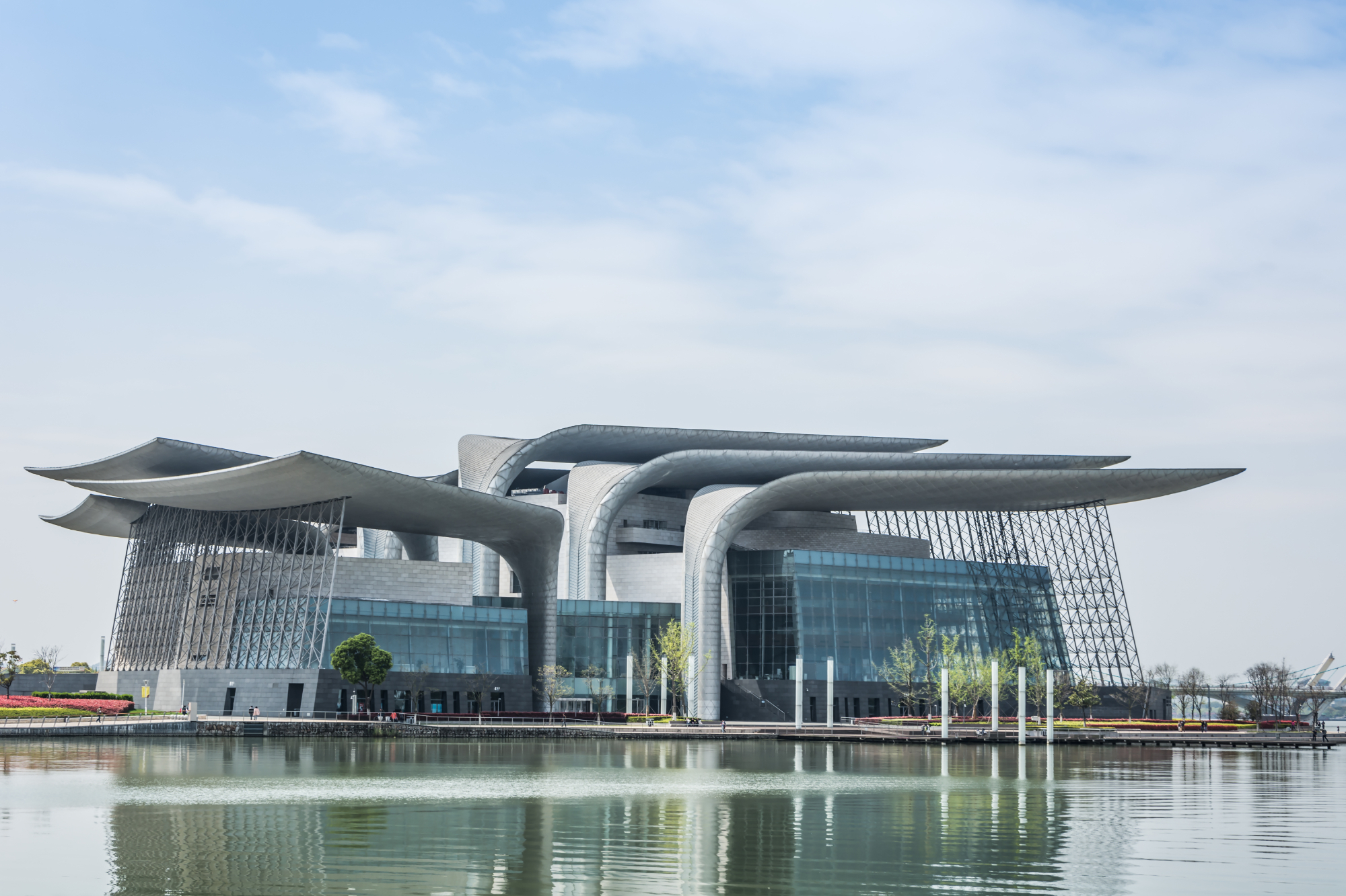 DELUX POWER GENERAL CONTRACTING - L.L.C